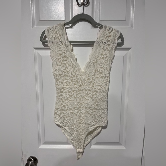 Zara | Tops | Elegant Cream Lace Sleeveless Bodysuit | Poshmark
